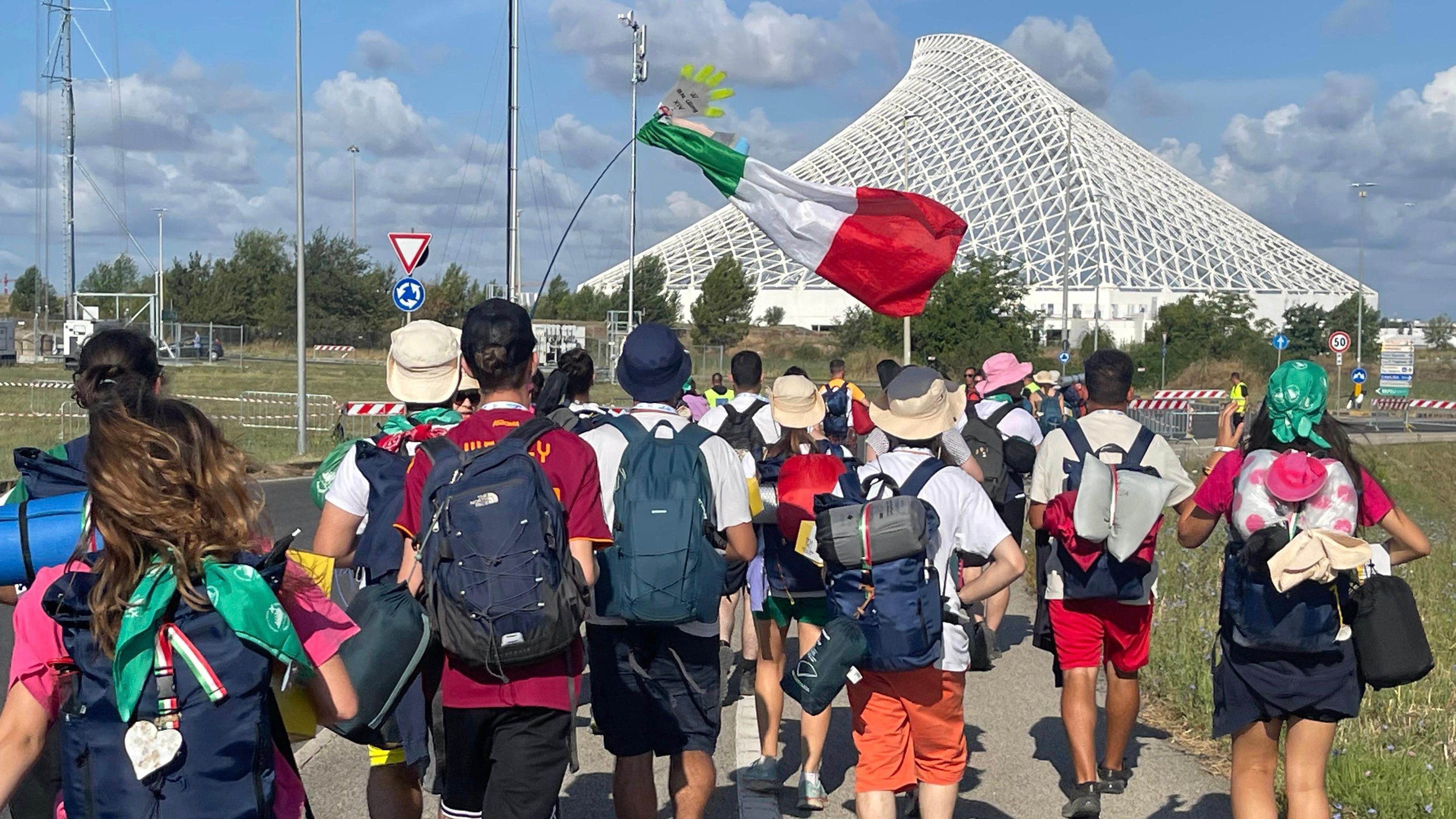 Roma Tor Vergata dà il benvenuto ai pellegrini del Giubileo dei Giovani 2025
